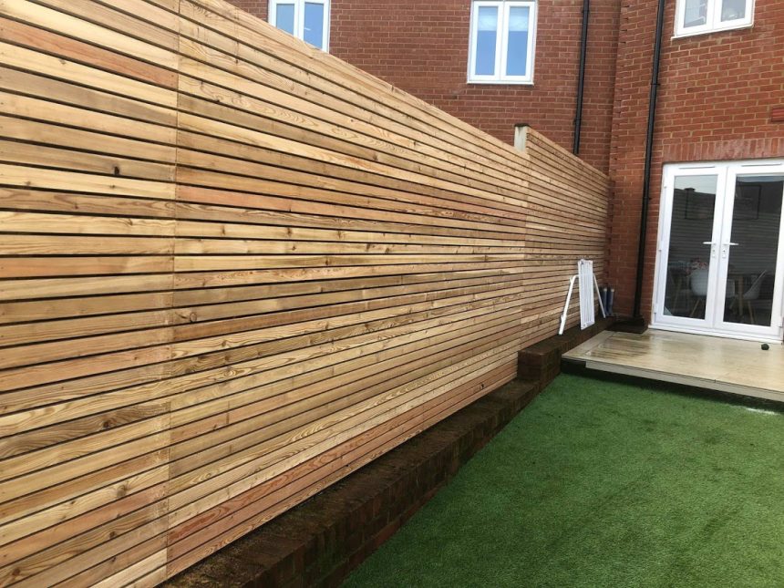Siberian Larch Contemporary Fencing | Solidwoodfencing